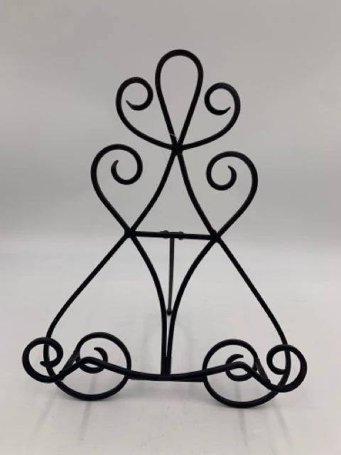 Curly Metal Display Plate Stand – Invio Fine Furniture Consignment